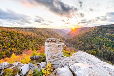 Hike to Lindy Point in Blackwater Falls State Park, Lindy Point Parking Lot