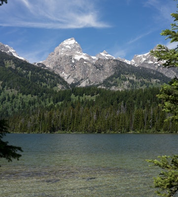 Hike to Bradley Lake, Taggart Lake Trailhead