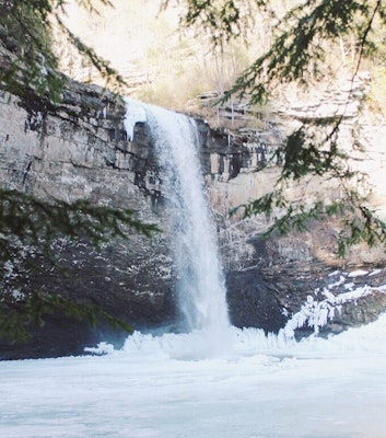 Hike to Foster Falls, Foster Falls Visitor Center