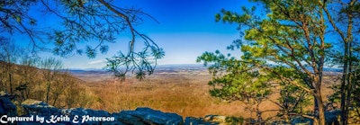 Hike to Bears Den Overlook, Bears Den Trailhead