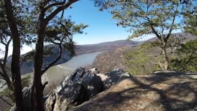 Hike the AT to Weverton Cliffs, Weverton Cliffs Trailhead