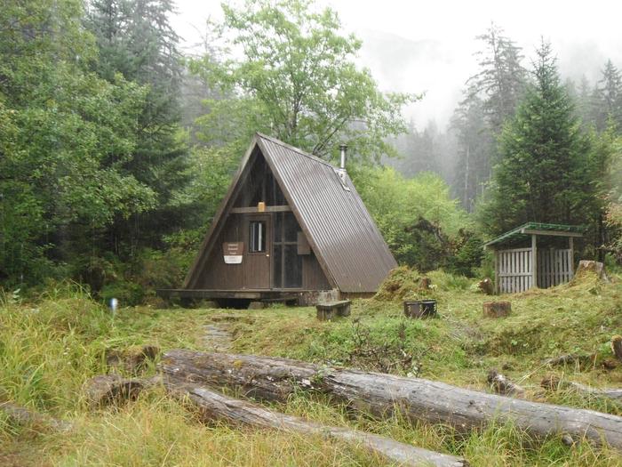 Lodging at Garnet Ledge Cabin in Wrangell, Alaska