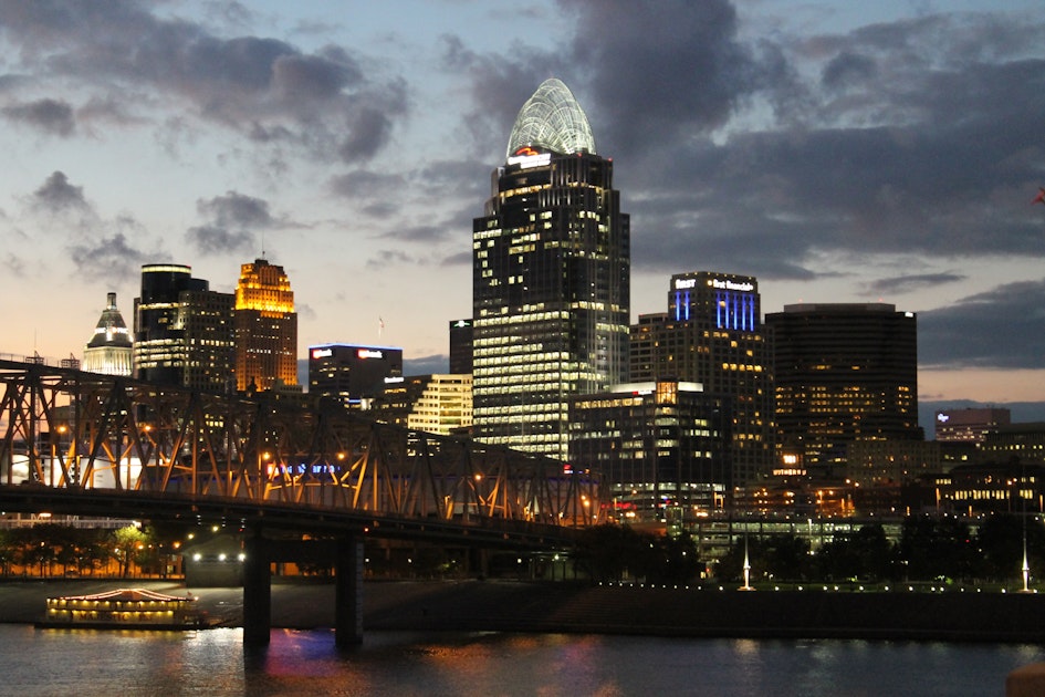 Photograph the Cincinnati Skyline, Newport, Kentucky