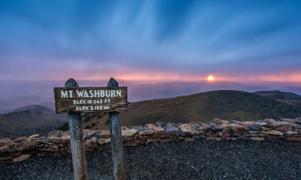 Sunrise Hike to Mt. Washburn, Dunraven Pass