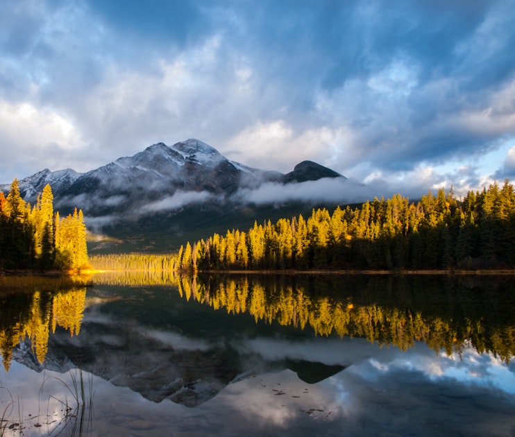 Explore Pyramid Lake, Canada