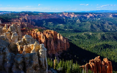 Hike Bryce Canyon's Riggs Spring Loop, Rainbow Point