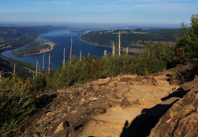 Hike to the Vista of Angel's Rest, Angel's Rest Trailhead