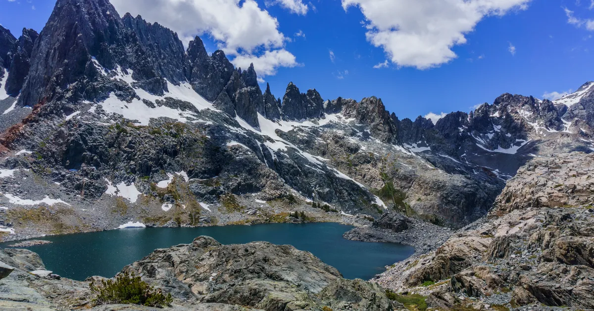 Backpack to Cecile Lake, Agnew Meadows Trailhead