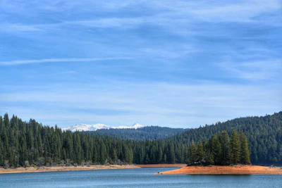 Hiking the Jenkinson Lake Loop Trail at Sly Park , Jenkinson Lake Loop ...