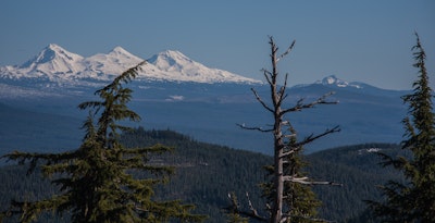 Hike the Middle Pyramid , Middle Pyramid Trailhead