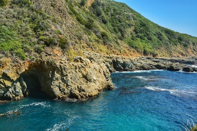 Explore The Hidden Rock Caves At Partington Cove , Partington Cove trail