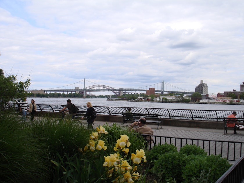 Run by the East River, Bobby Wagner Walk
