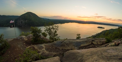 Hike Breakneck Ridge, Breakneck Ridge Trailhead