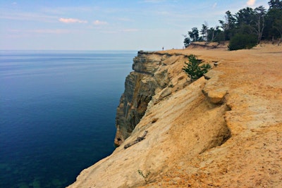 Hike Chapel Loop, Pictured Rocks Trailhead