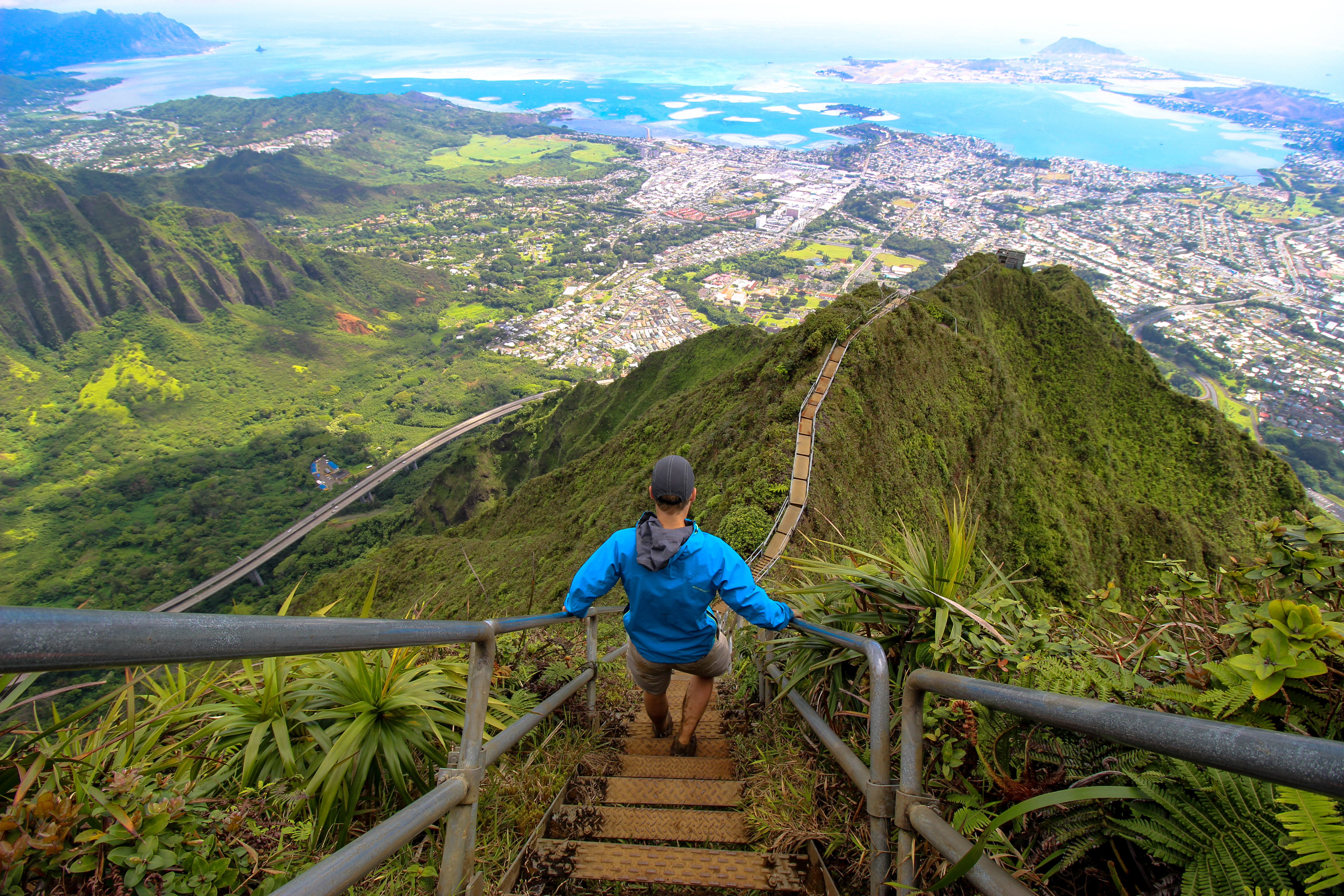 7 Tips for Hiking to the Peak of the Haiku Stairs (via Moanalua Ridge ...