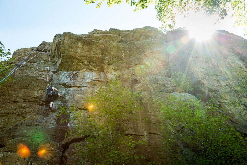 Rock Climb Ragged Mountain, Southington, Connecticut