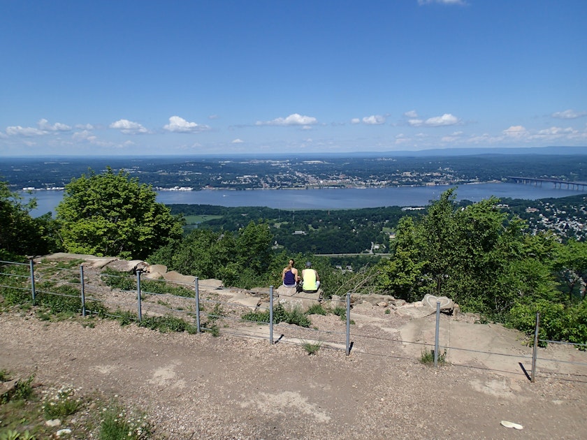 Hike the Scofield Ridge Loop, Beacon, New York