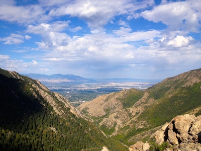 Hike to the Salt Lake Overlook , Desolation Trailhead