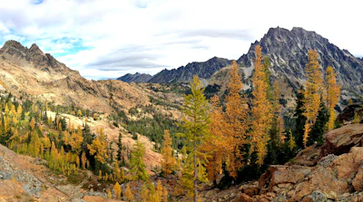 Day Hike to Lake Ingalls, Lake Ingalls Trail