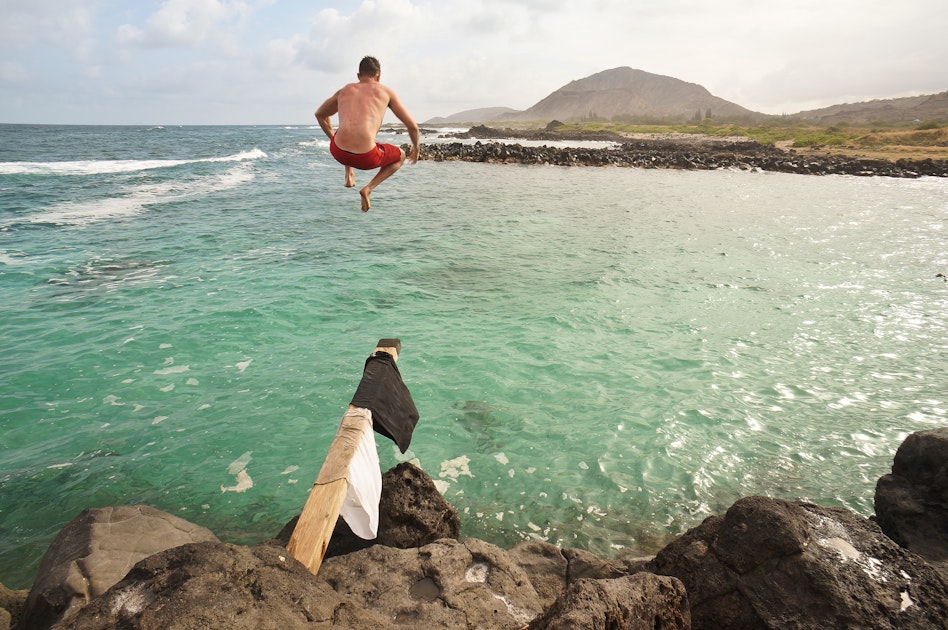 Cliff Jumping at Alan Davis, Honolulu, Hawaii