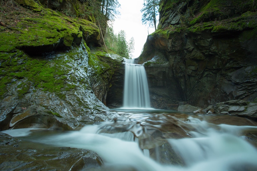 Hike to Racehorse Falls, Washington