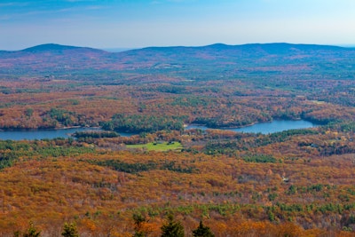 Hike to the Summit of Mount Monadnock, White Dot Trailhead