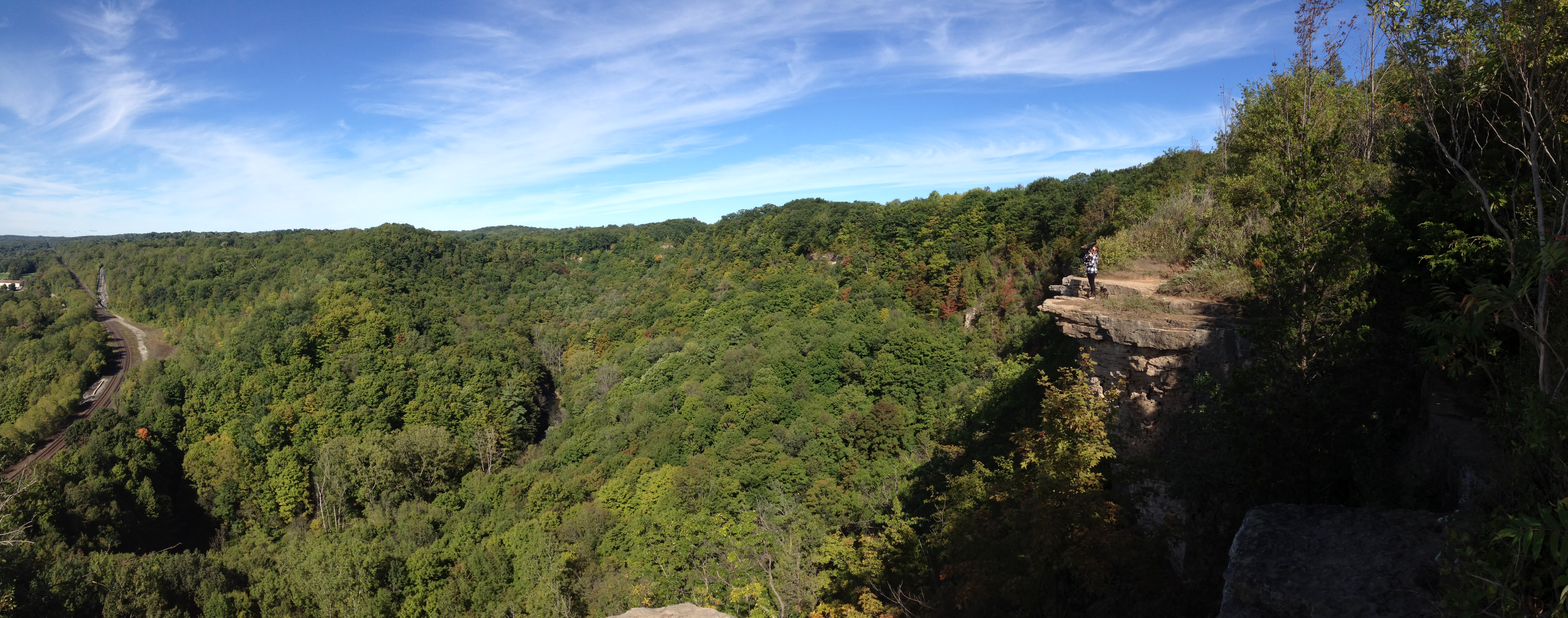 Hike the Dundas Escarpment , Hamilton, Ontario