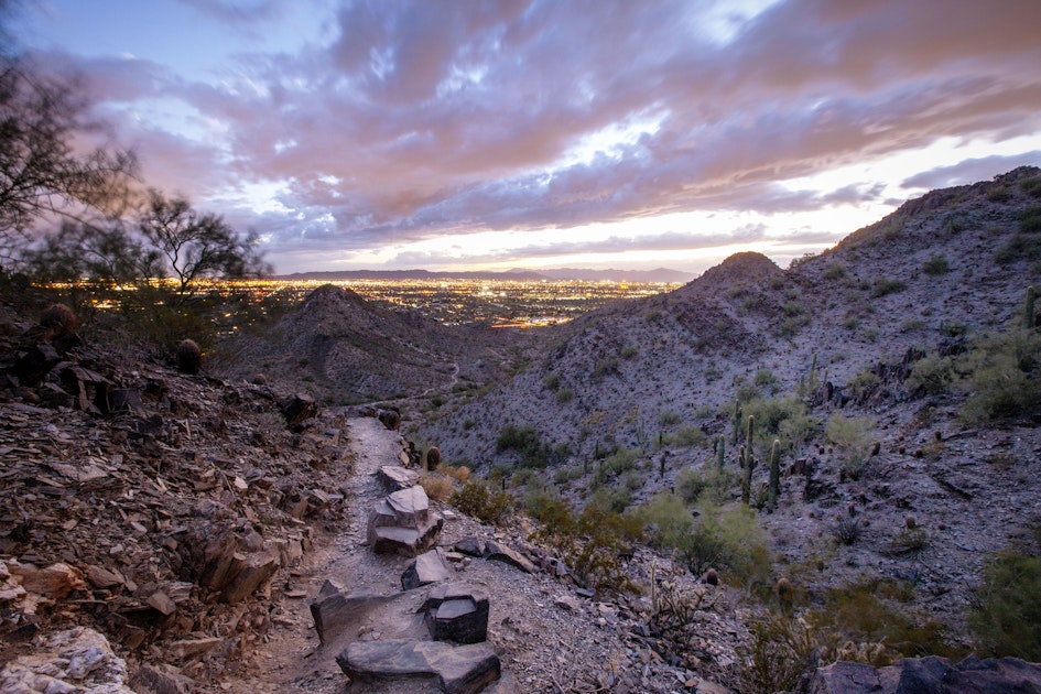 Hike Quartz Ridge, Quartz Ridge Trailhead at 32nd St & Lincoln Dr