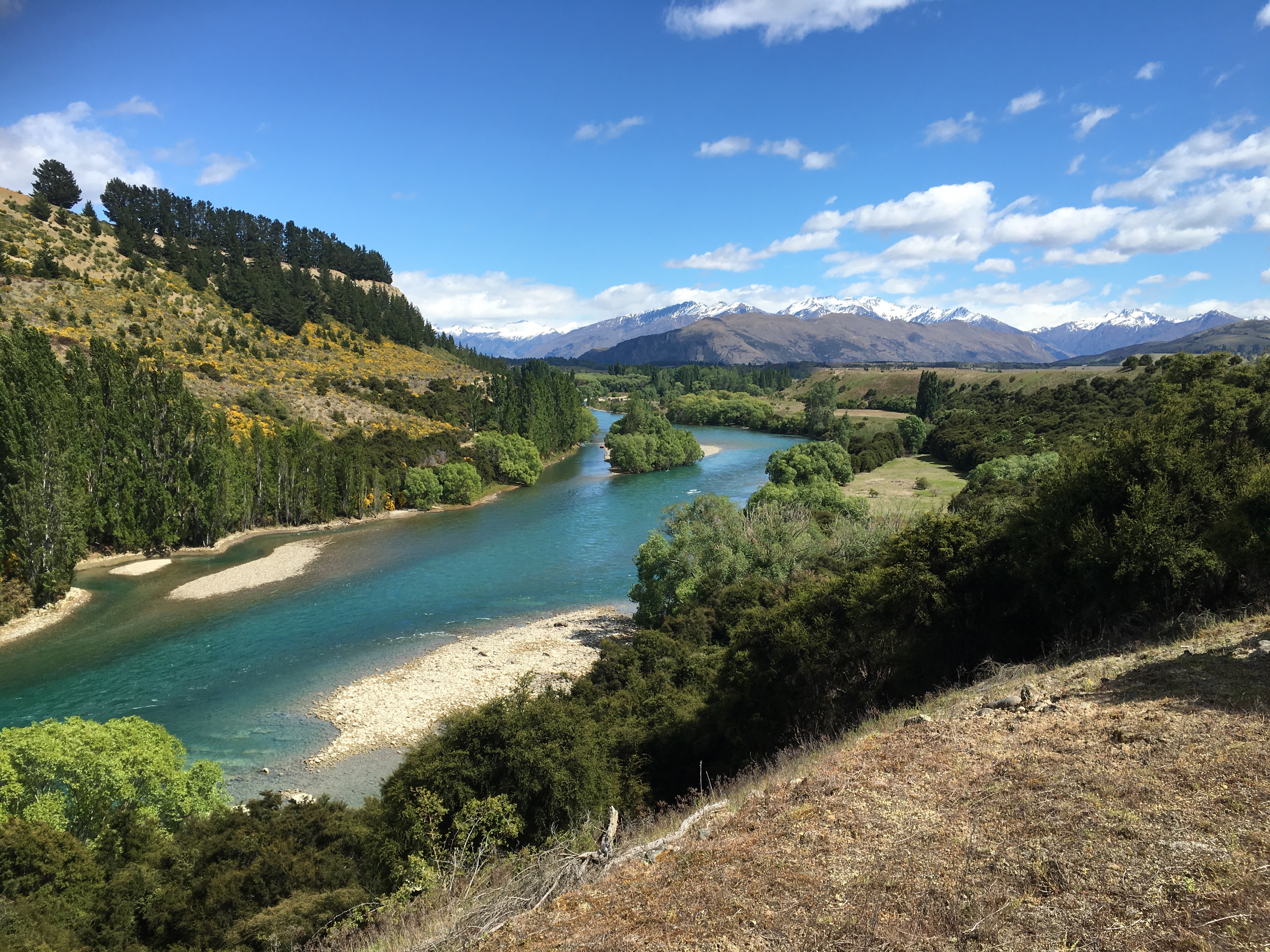 Bike along the Clutha River, Albert Town, New Zealand