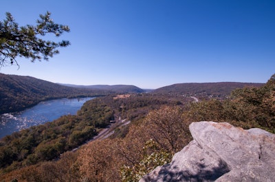 Hike the AT to Weverton Cliffs, Weverton Cliffs Trailhead