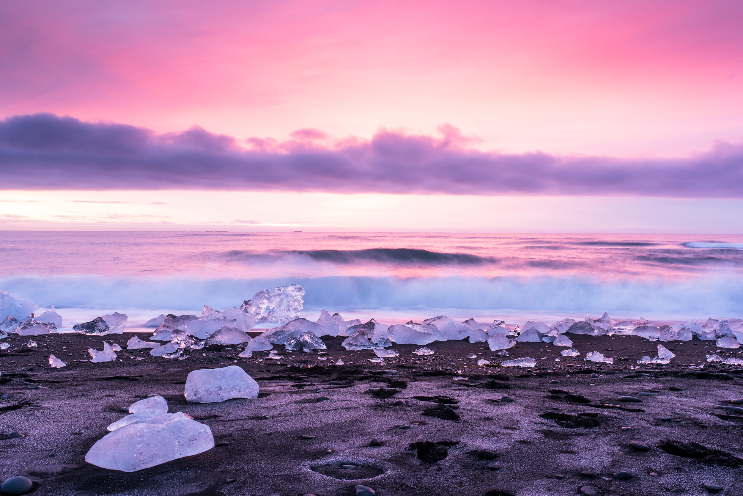 Watch the Sunrise from Ice Beach, Þjóðvegur, Iceland