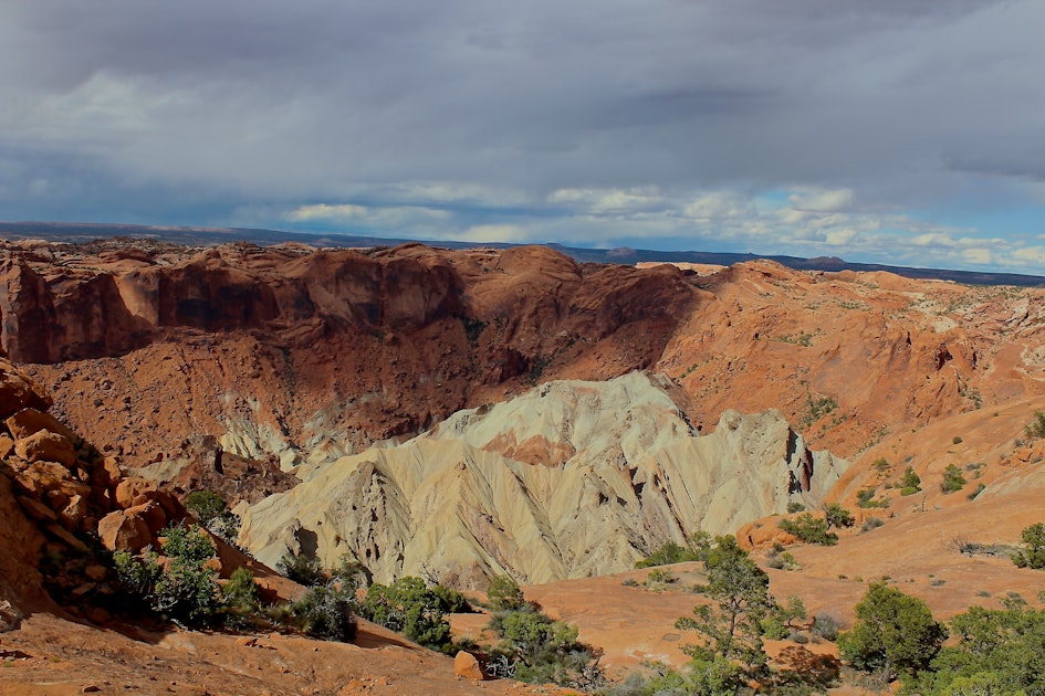Hike to Upheaval Dome Overlook , Upheaval Dome Trailhead