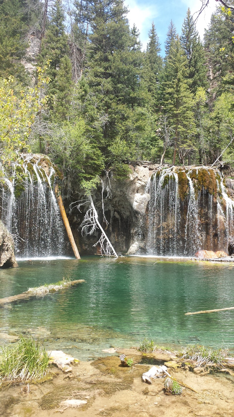 Photo of Hike to Hanging Lake and Spouting Rock Falls