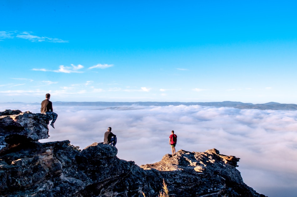 Catch a Sunrise at Hassans Walls Lookout, Hassans Walls Reserve ...