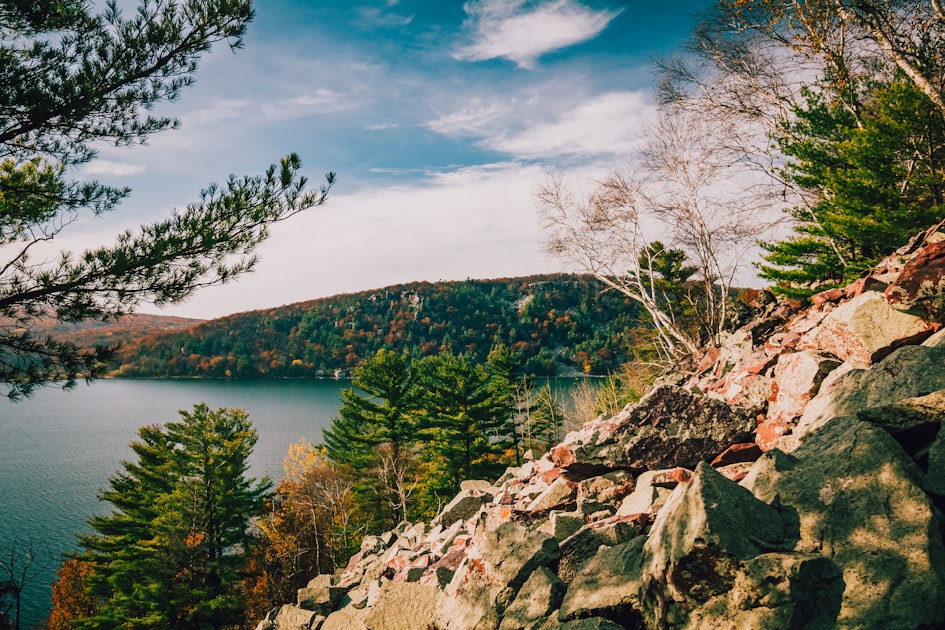 Hike the Balanced Rock Trail at Devil's Lake, Devil's Lake Balance Rock ...