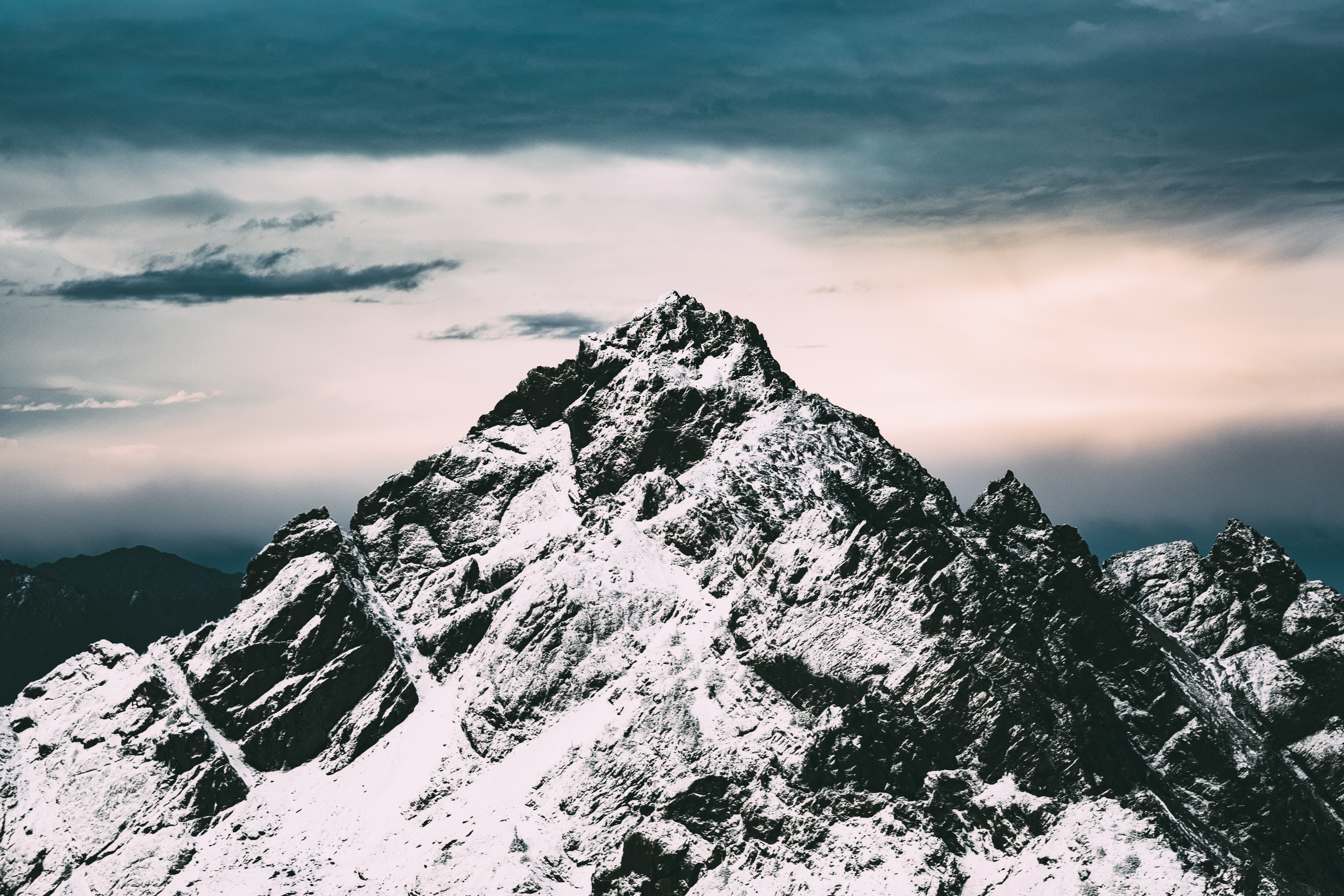 You Can't Take a Bad Photo from the Summit of Mount Ellinor