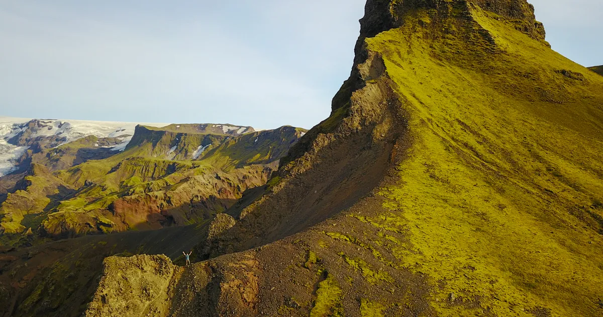 Hike to the Summit of Valahnúkur, Volcano Huts Þórsmörk